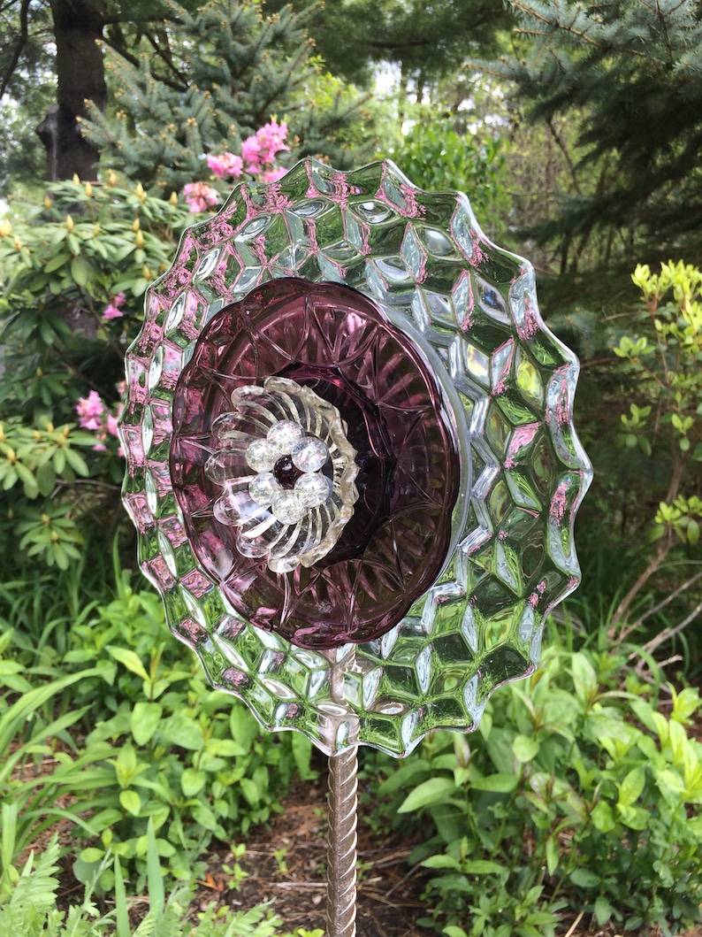 23 Repurposed Garden Art Ideas For This Year | SharonSable