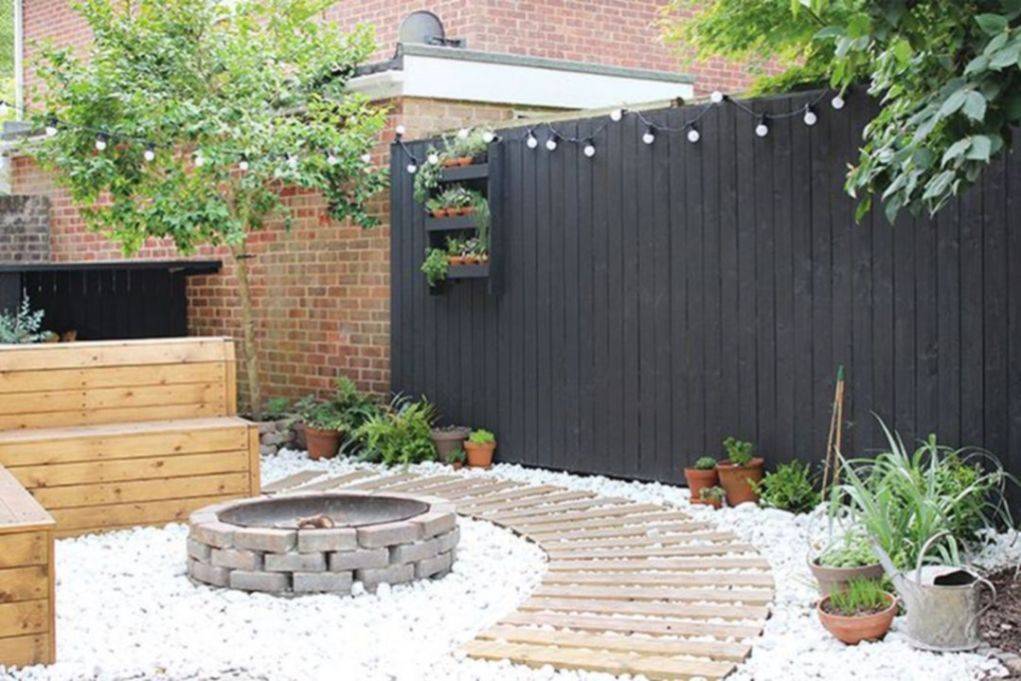 22 Painted Garden Fence Ideas Worth a Look | SharonSable