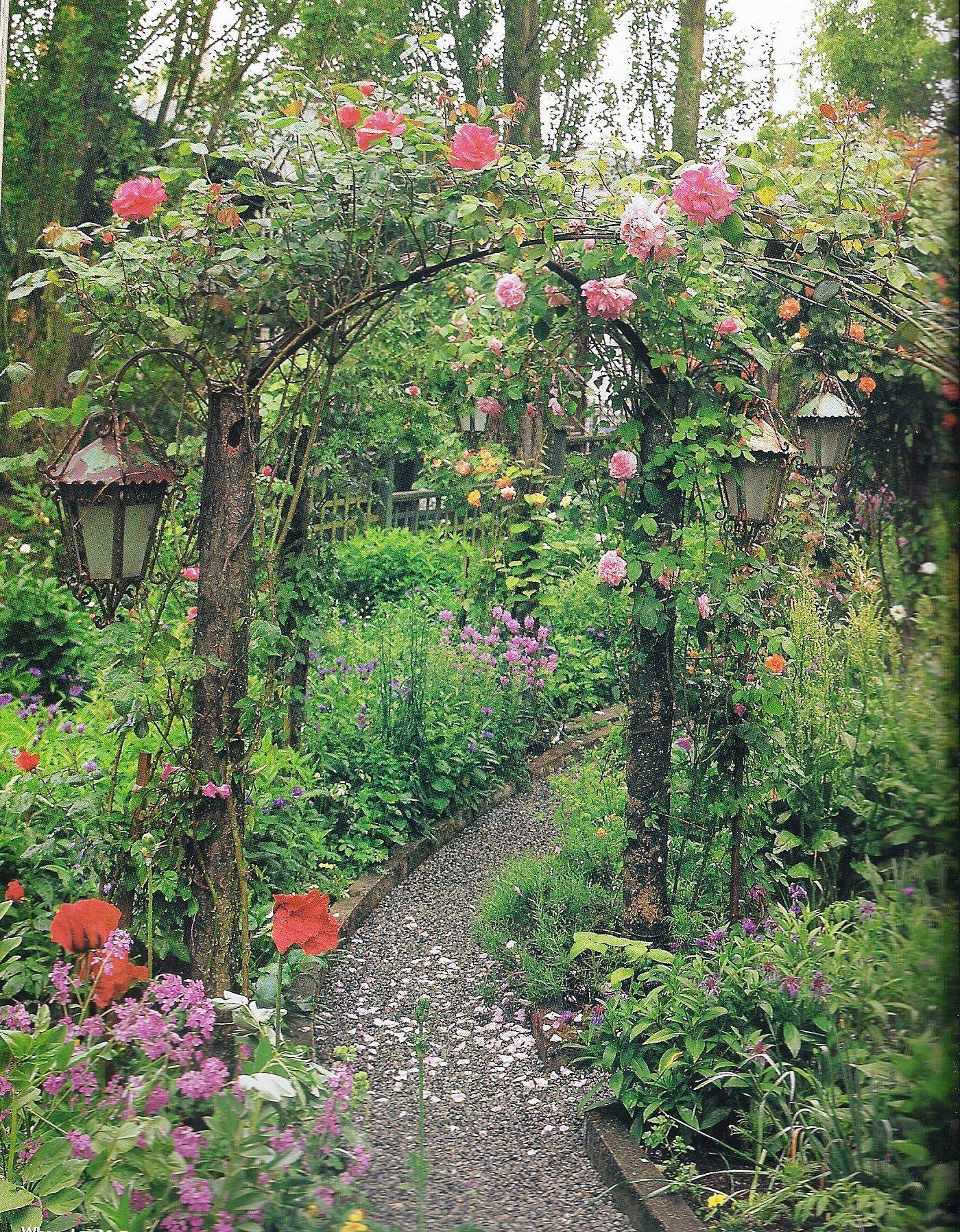 20 Rose Garden Path Ideas To Consider | SharonSable