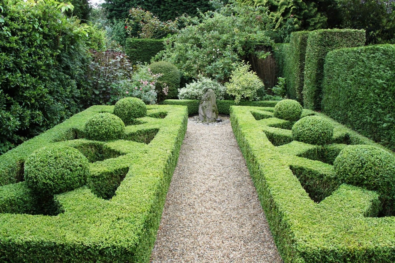 22 Topiary Home Garden Ideas To Consider | SharonSable