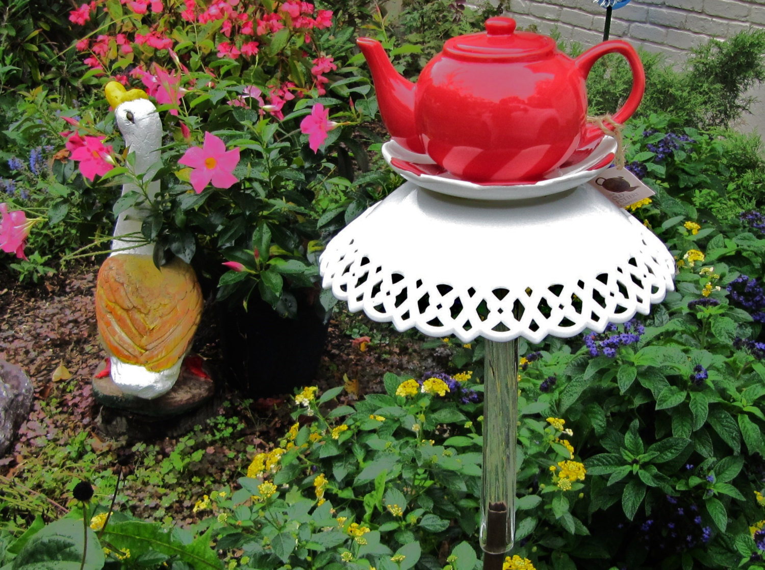 21 Teapot Garden Ideas You Should Look | SharonSable