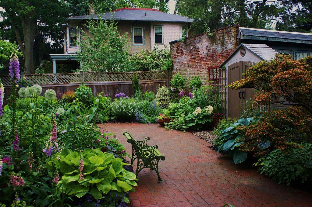 24 Brick Small Courtyard Garden Ideas You Gonna Love | SharonSable