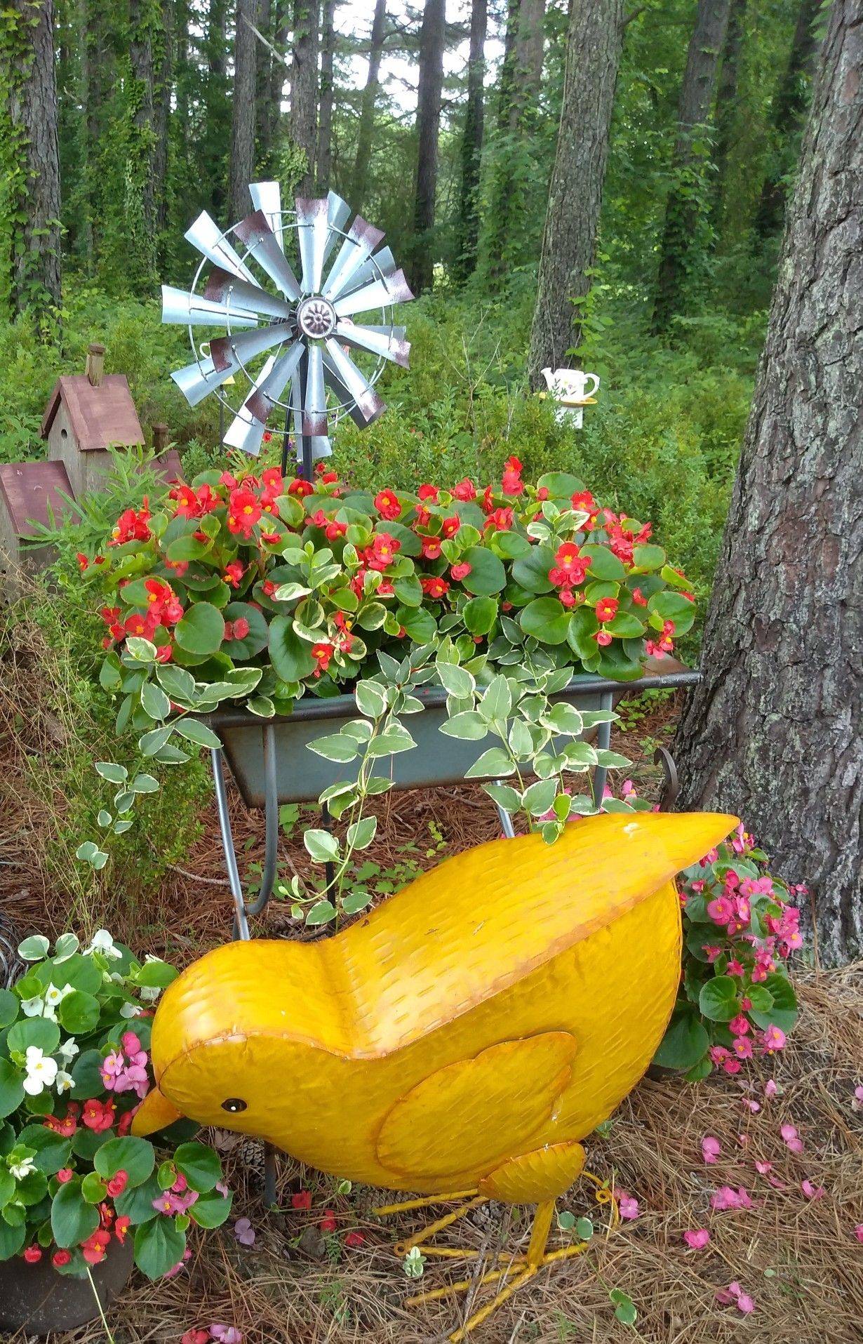 28 Whimsical Garden Art Ideas You Should Check | SharonSable