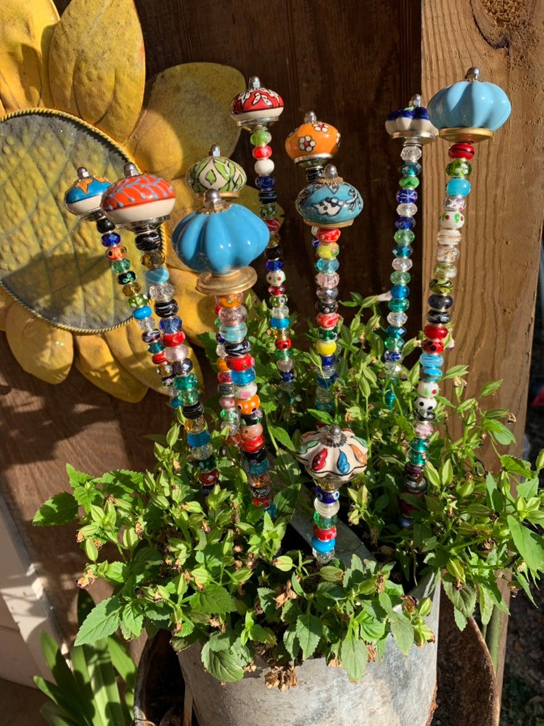 28 Whimsical Garden Art Ideas You Should Check | SharonSable