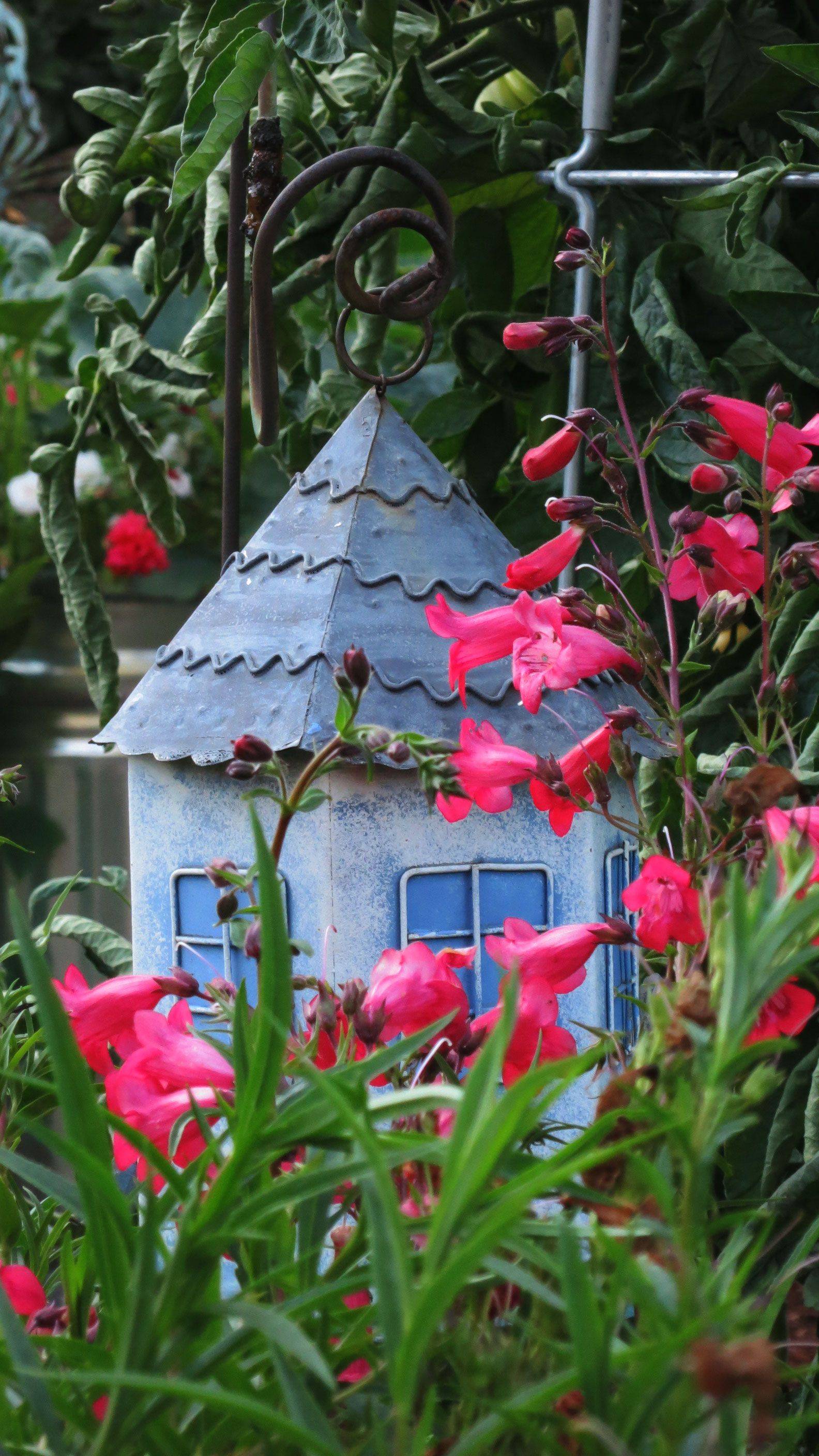 20 Whimsical Outdoor Garden Decor Ideas You Should Check | SharonSable