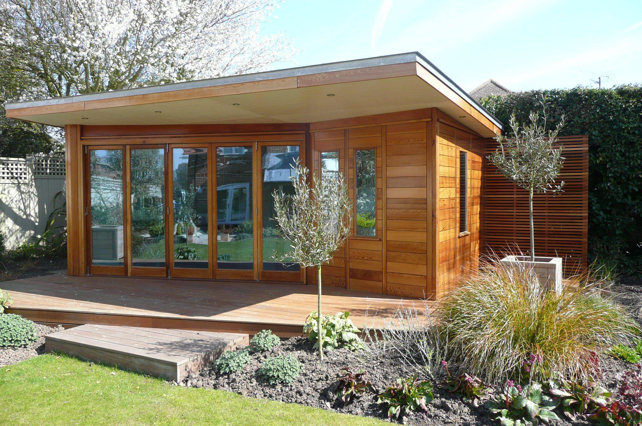 20 Summer House Garden Ideas Worth a Look | SharonSable