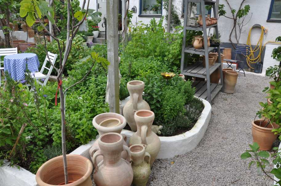 23 Greek Garden Ideas For This Year | SharonSable