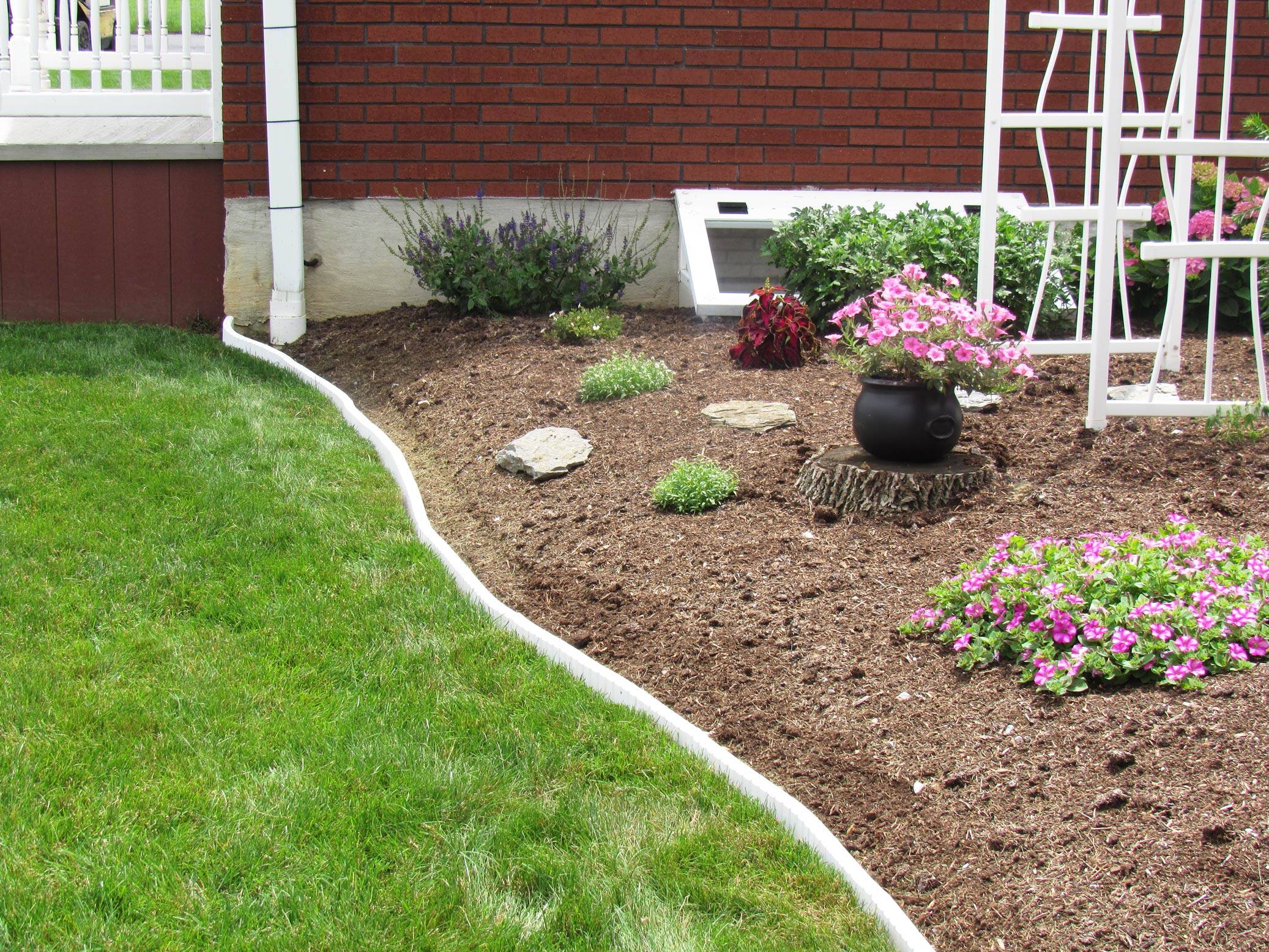 24 White Garden Borders Ideas You Should Look | SharonSable