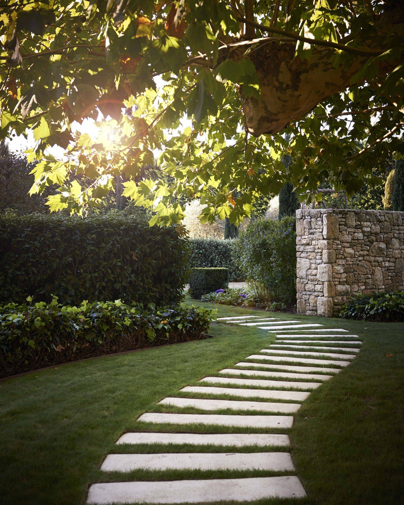 21 Formal Garden Pathway Ideas You Cannot Miss | SharonSable