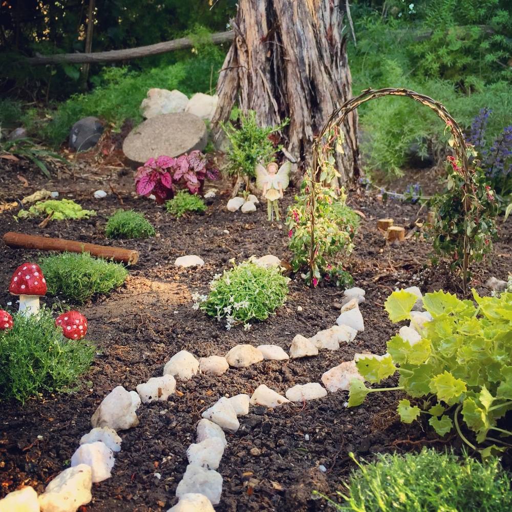 21 Life-Size Fairy Garden Ideas Worth a Look | SharonSable