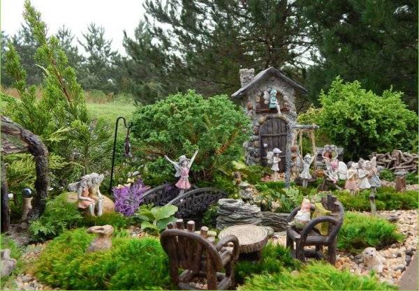 21 Life-Size Fairy Garden Ideas Worth a Look | SharonSable