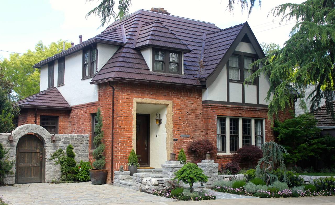 27 English Tudor Garden Ideas You Should Check | SharonSable