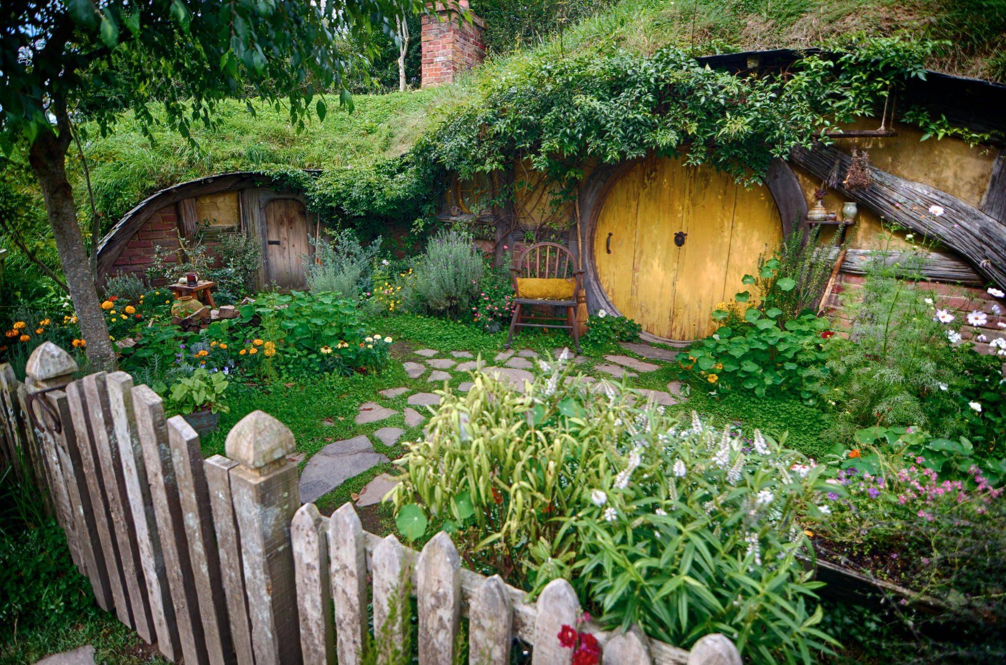 20 Garden Hobbit House Ideas You Gonna Love | SharonSable
