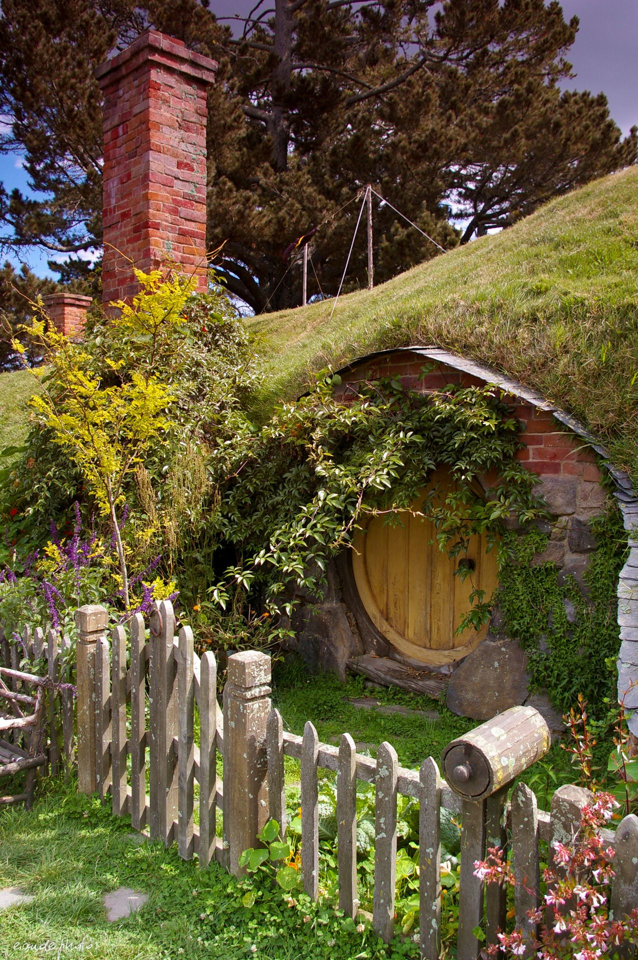 20 Garden Hobbit House Ideas You Gonna Love | SharonSable