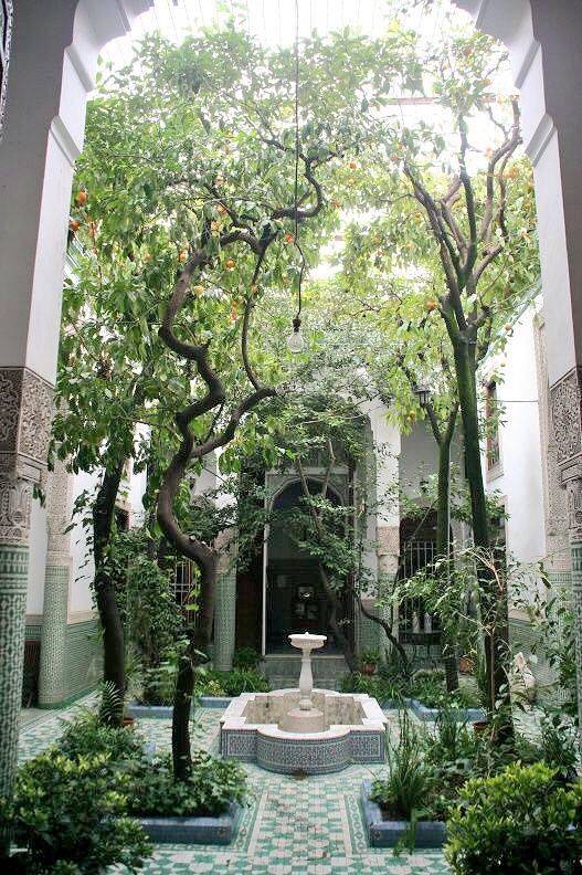 22 Persian Garden Courtyard Ideas To Try This Year | SharonSable
