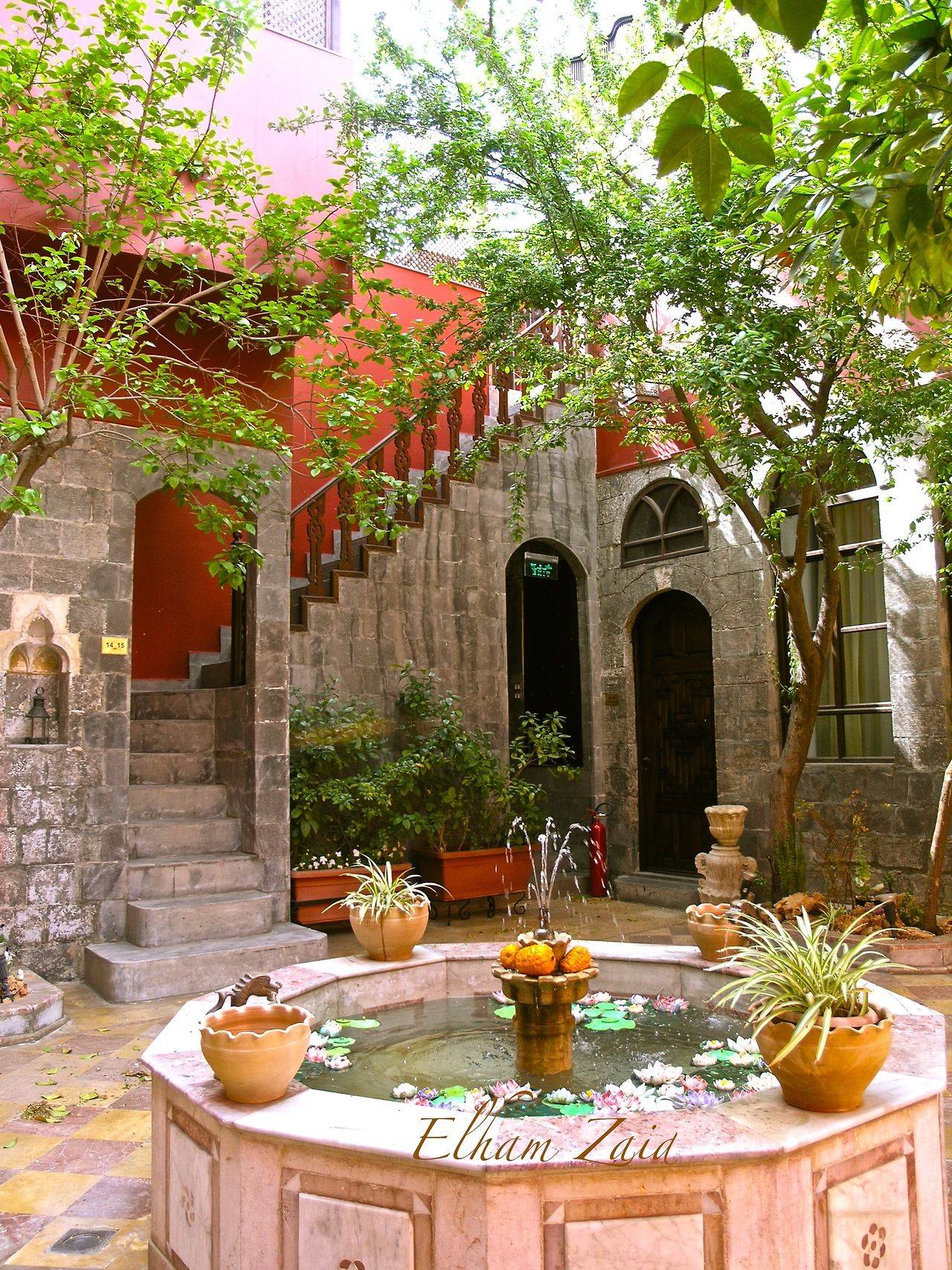 22 Persian Garden Courtyard Ideas To Try This Year | SharonSable