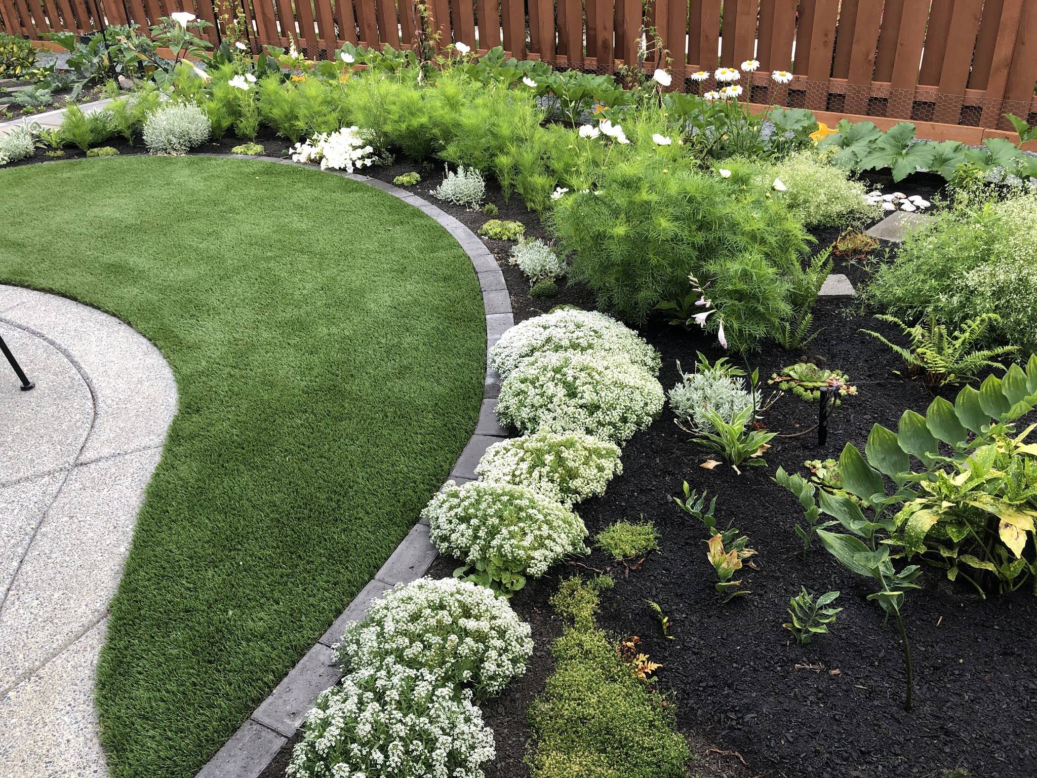 20 Full Moon Garden Ideas You Gonna Love | SharonSable