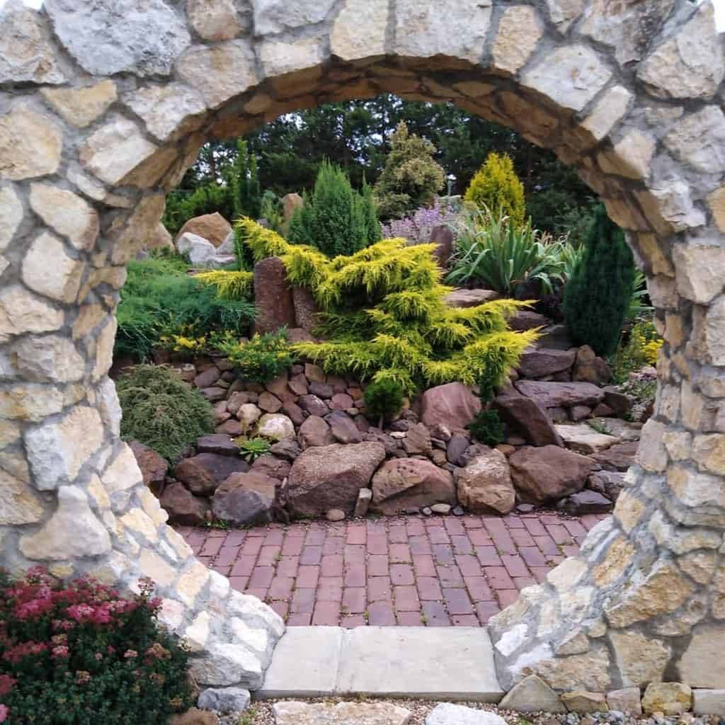 23 Wooden Moon Gate Garden Ideas Worth a Look | SharonSable