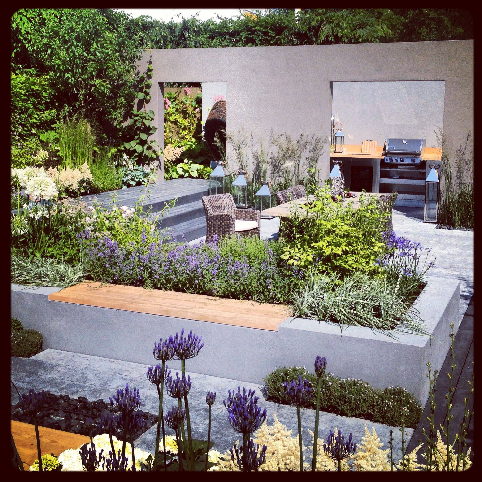 19 Hampton Style Garden Ideas To Try This Year | SharonSable