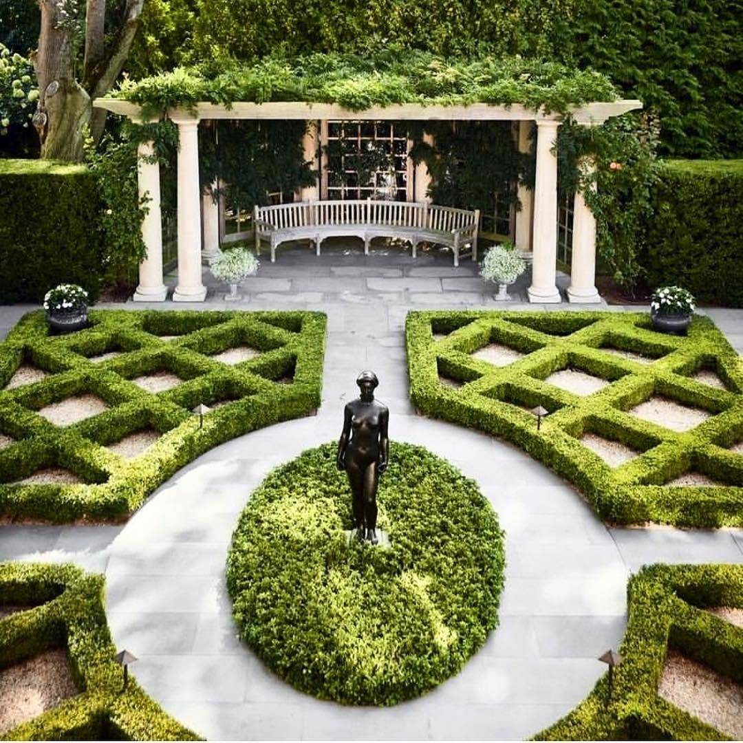 19 Hampton Style Garden Ideas To Try This Year | SharonSable