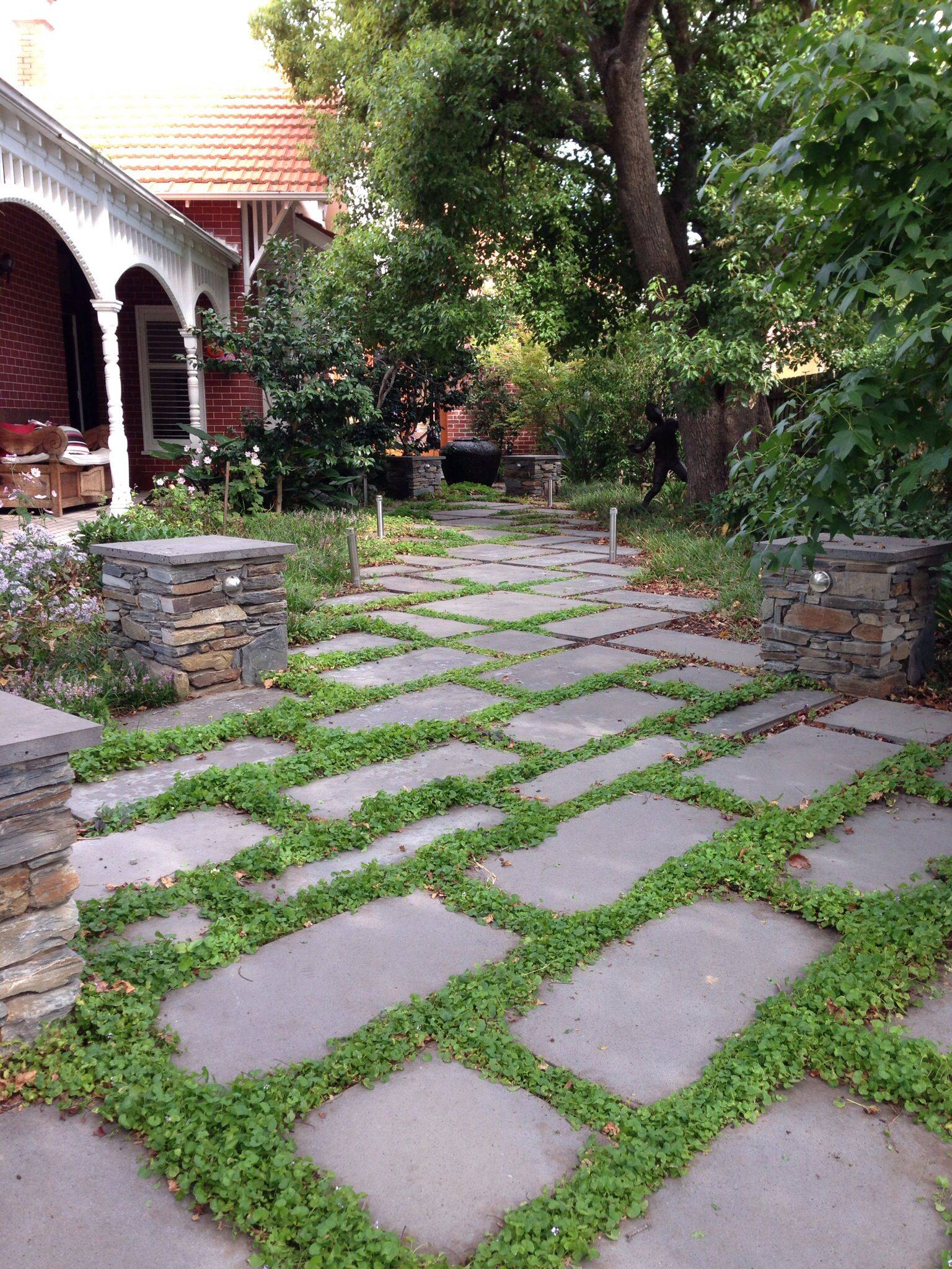 19 Hampton Style Garden Ideas To Try This Year | SharonSable