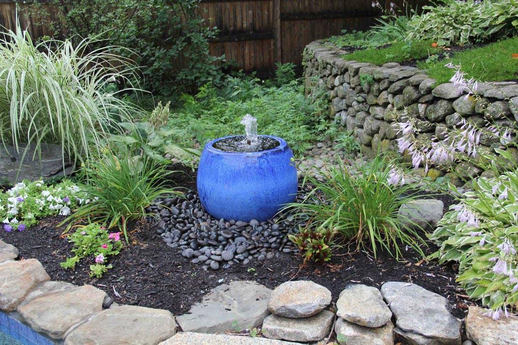 27 Garden around Water Feature Ideas To Consider | SharonSable