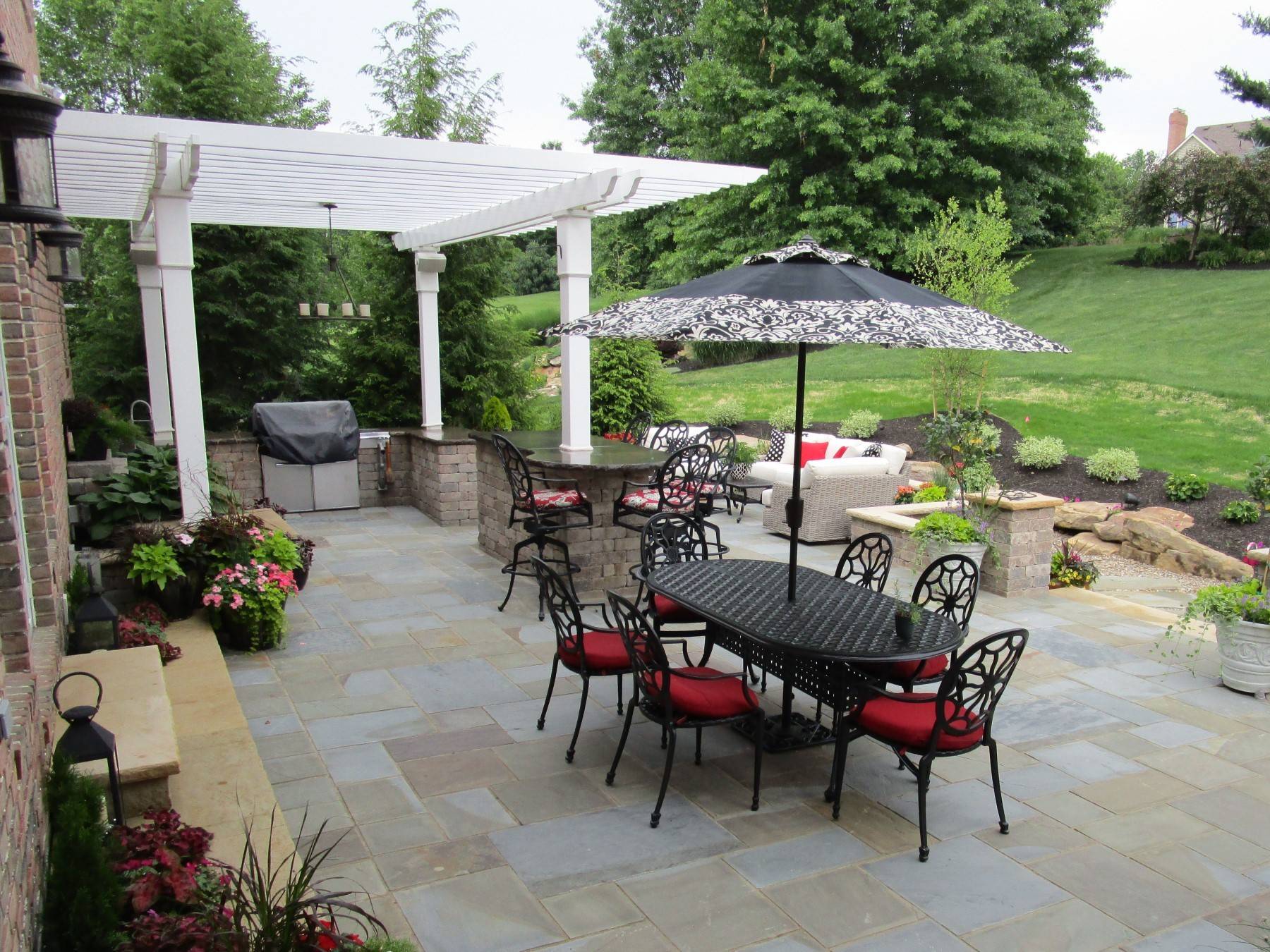 24 Garden Structure Design Ideas To Try This Year | SharonSable