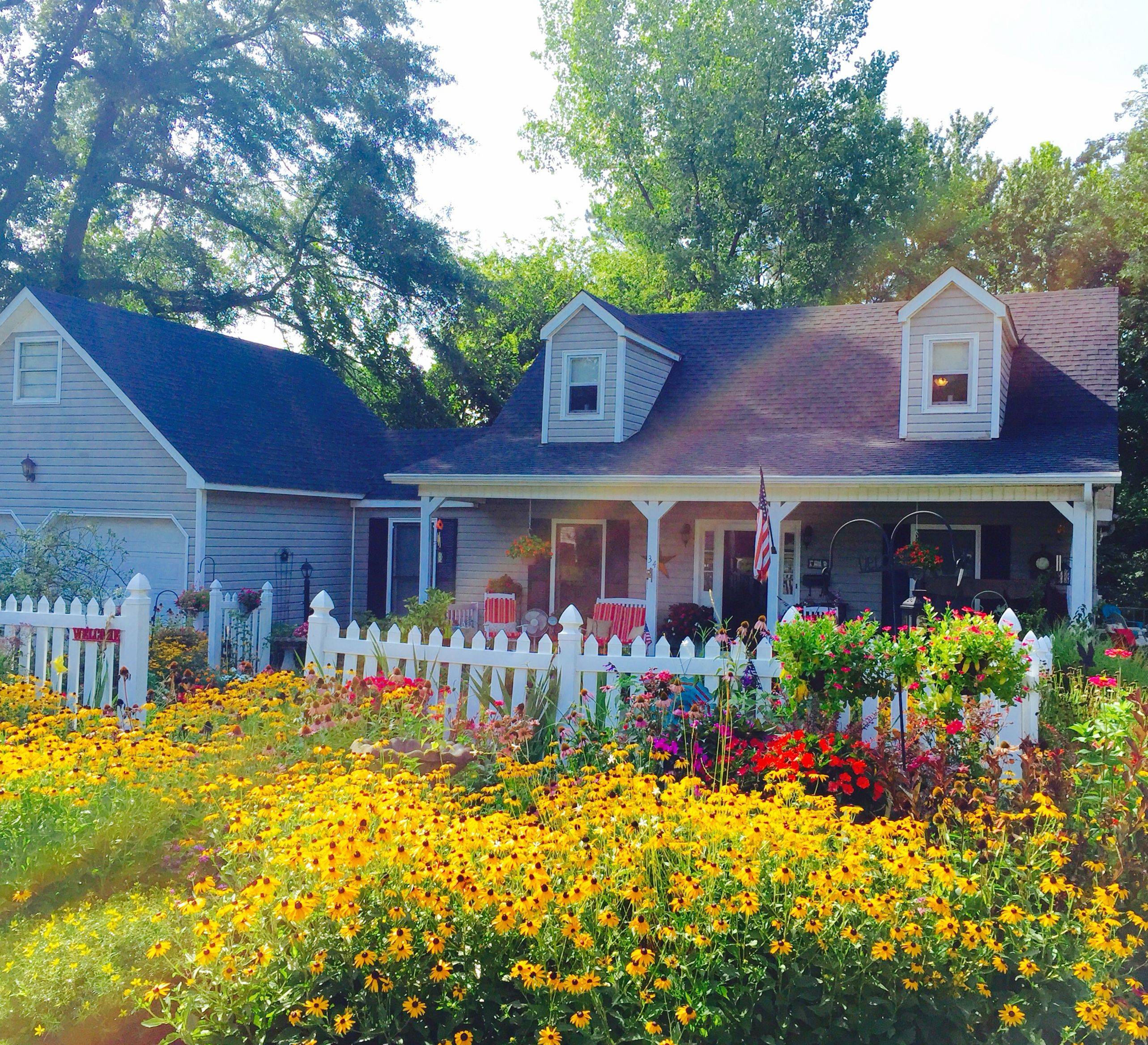 23 American Garden Cottage Ideas You Must Look | SharonSable