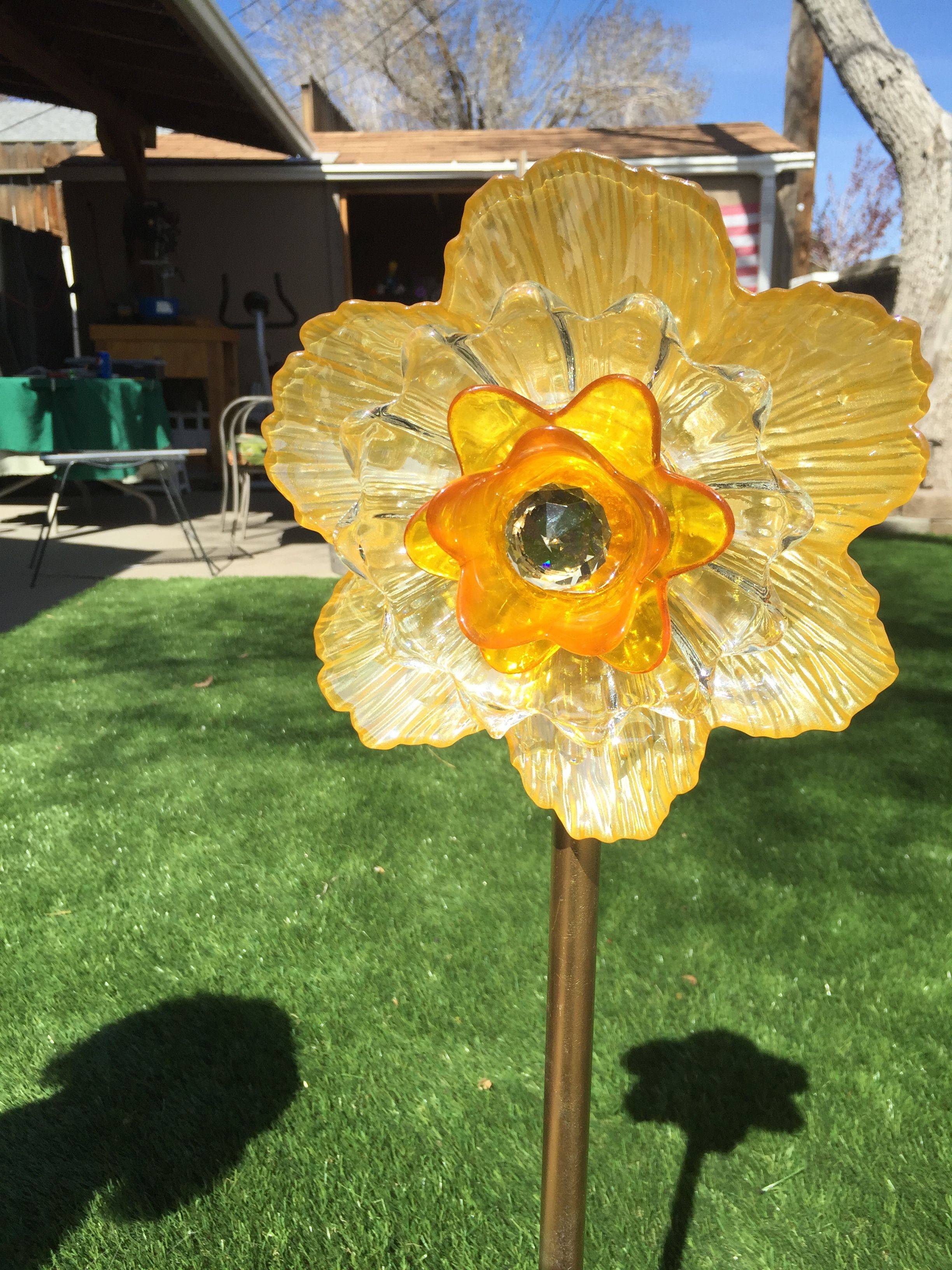 21 DIY Glass Plate Garden Flowers Ideas You Must Look | SharonSable