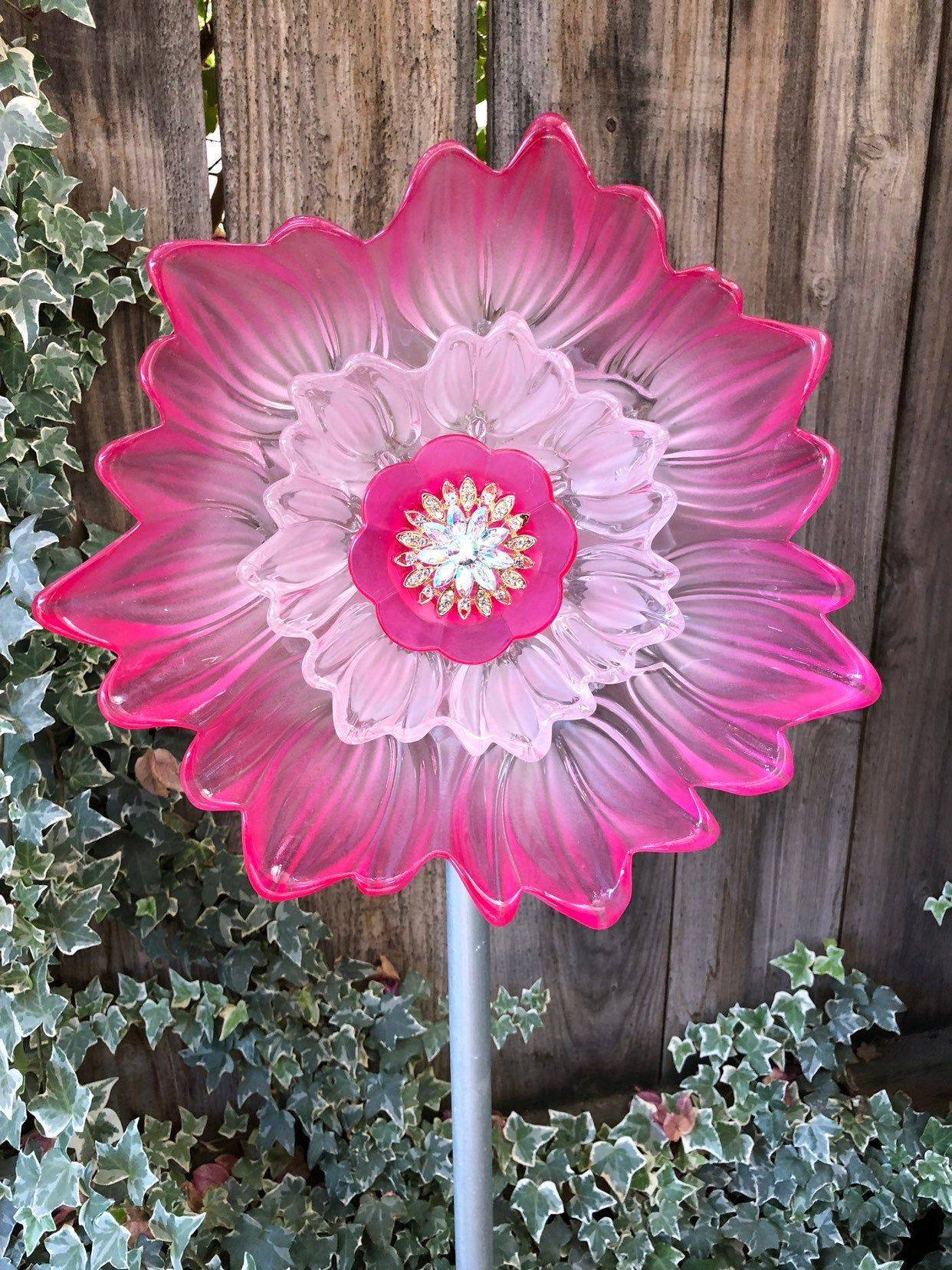 25 Glass Flowers for the Garden Ideas You Cannot Miss | SharonSable