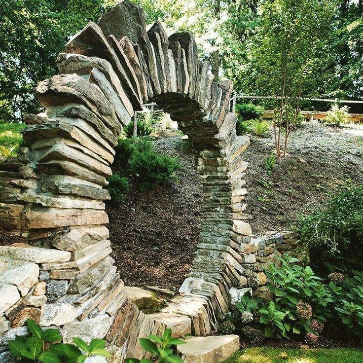 23 Stone Garden Gate Ideas You Cannot Miss | SharonSable