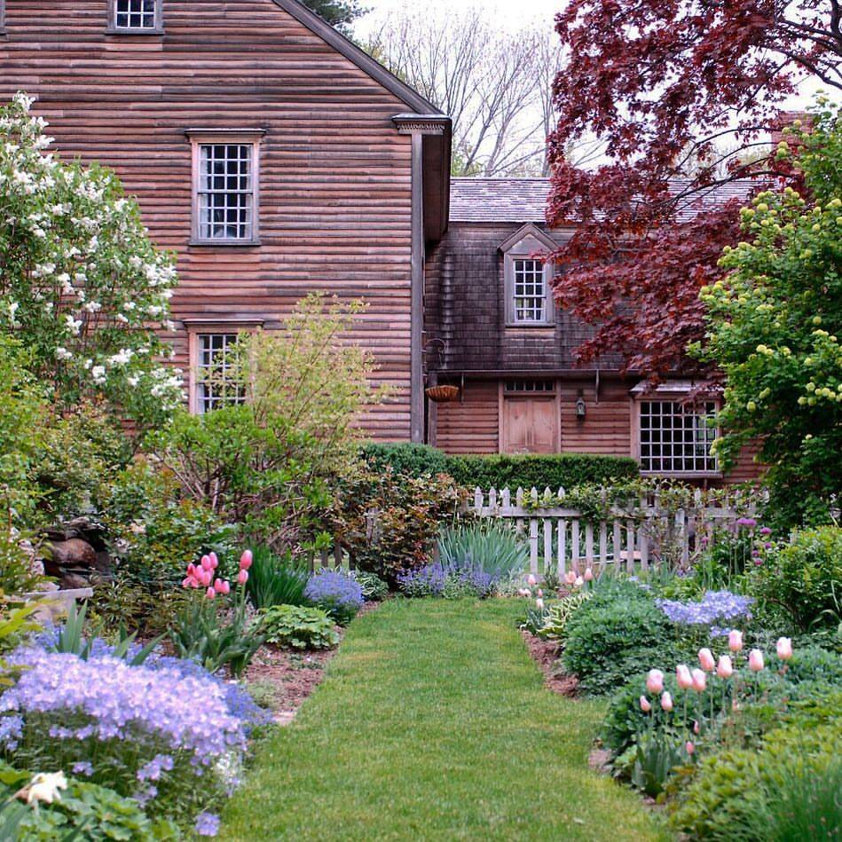 24 Colonial Style Garden Ideas You Cannot Miss | SharonSable