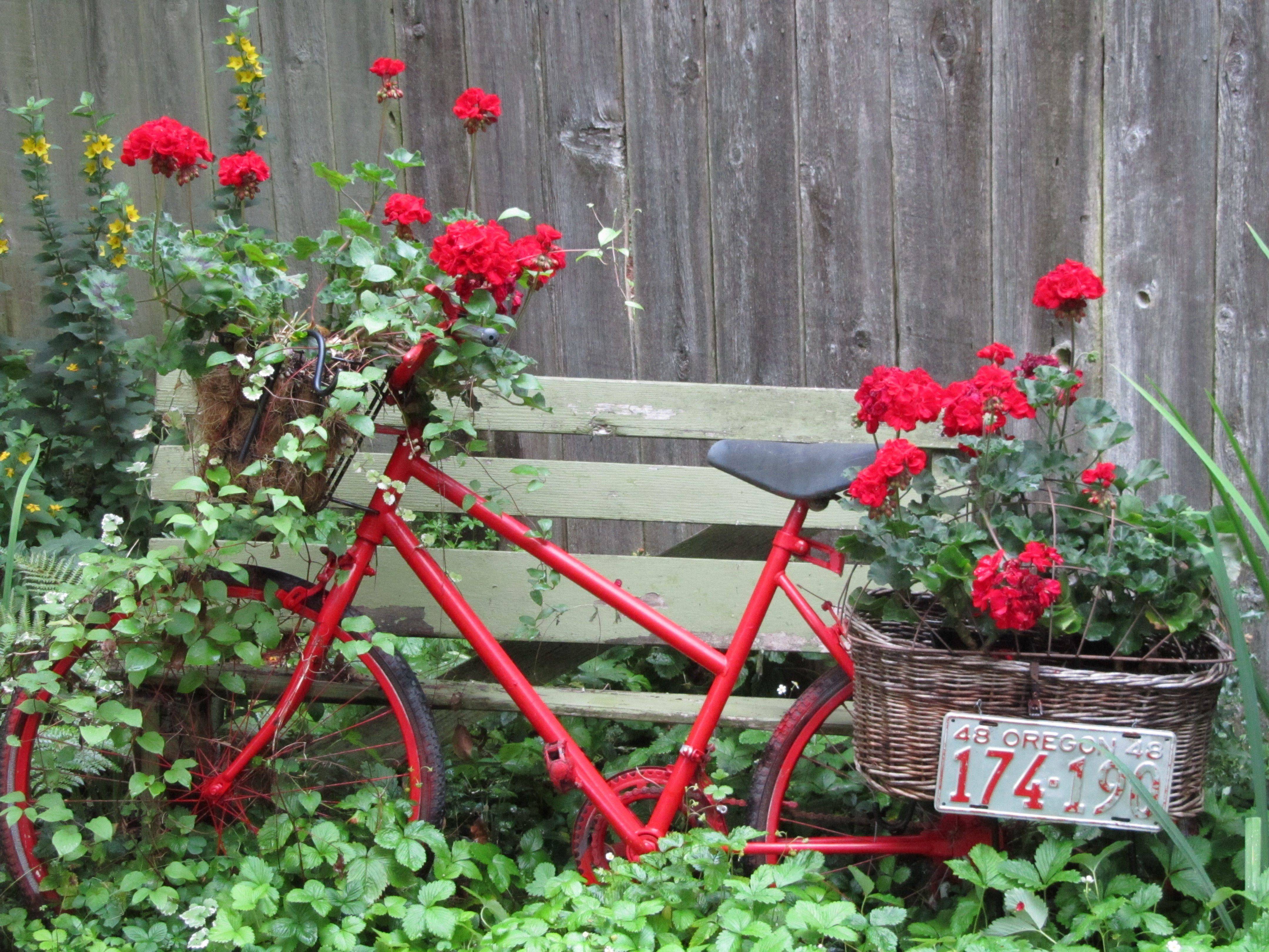 22 Vintage Bicycle Garden Art Ideas You Must Look | SharonSable
