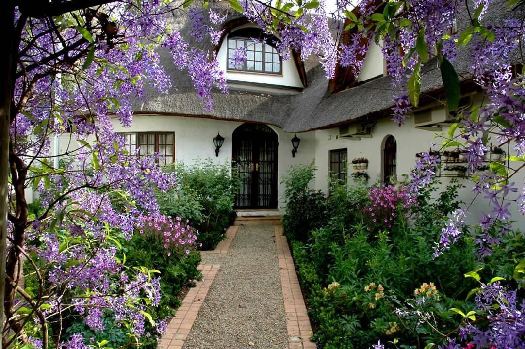 23 Beautiful English Cottage Garden Ideas You Cannot Miss | SharonSable