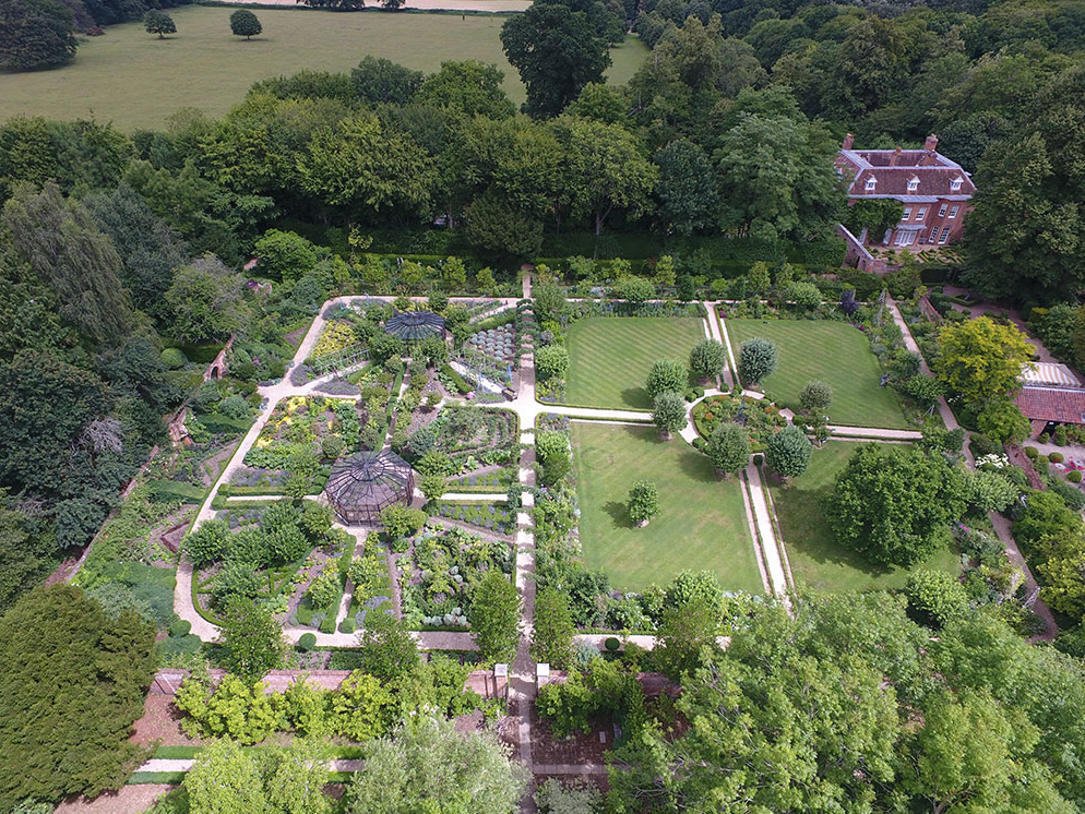 20 Old-Fashioned Garden Ideas To Consider | SharonSable