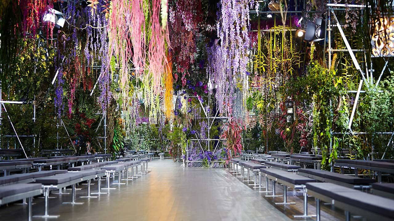 20 Garden Runway Ideas To Try This Year | SharonSable