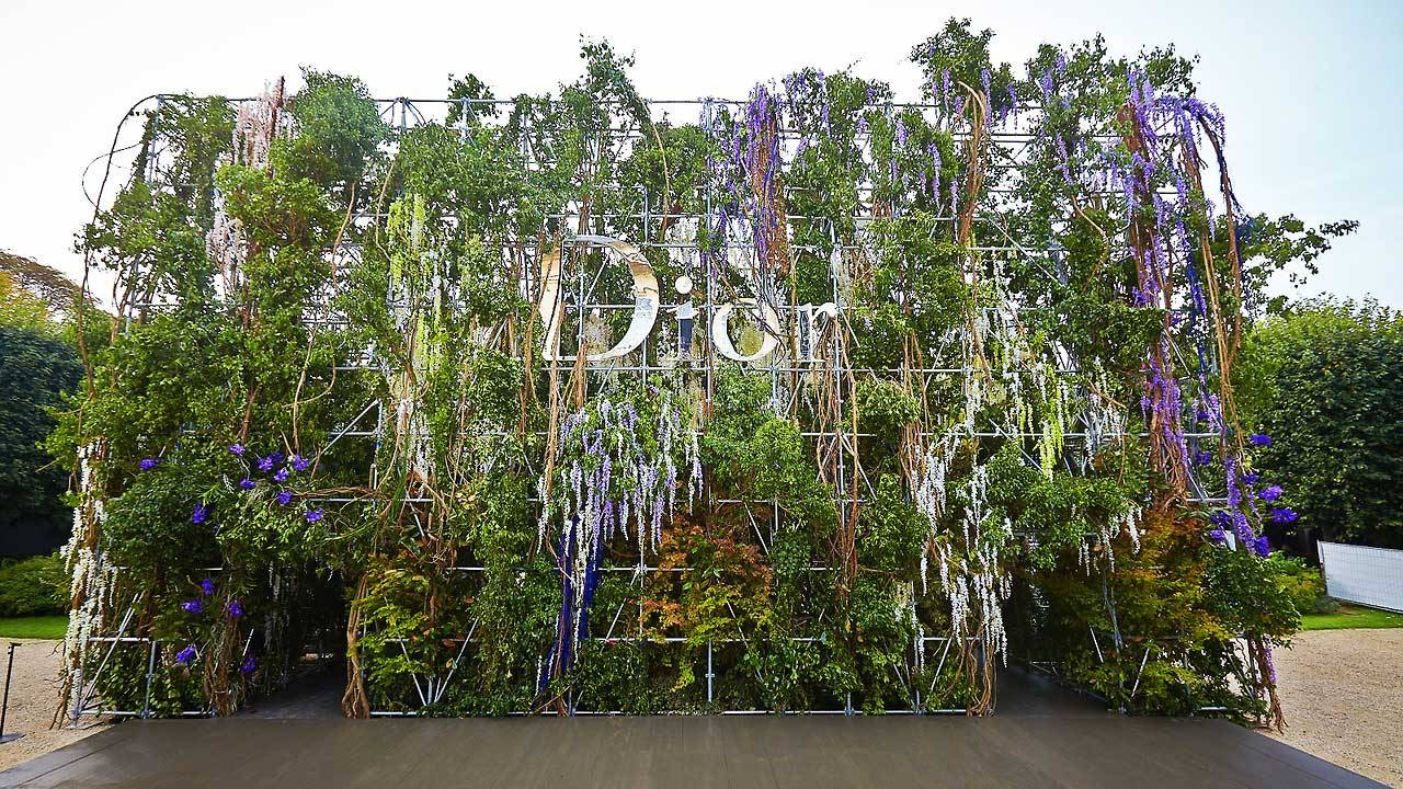 20 Garden Runway Ideas To Try This Year | SharonSable