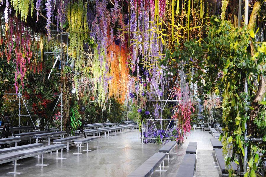 20 Garden Runway Ideas To Try This Year | SharonSable