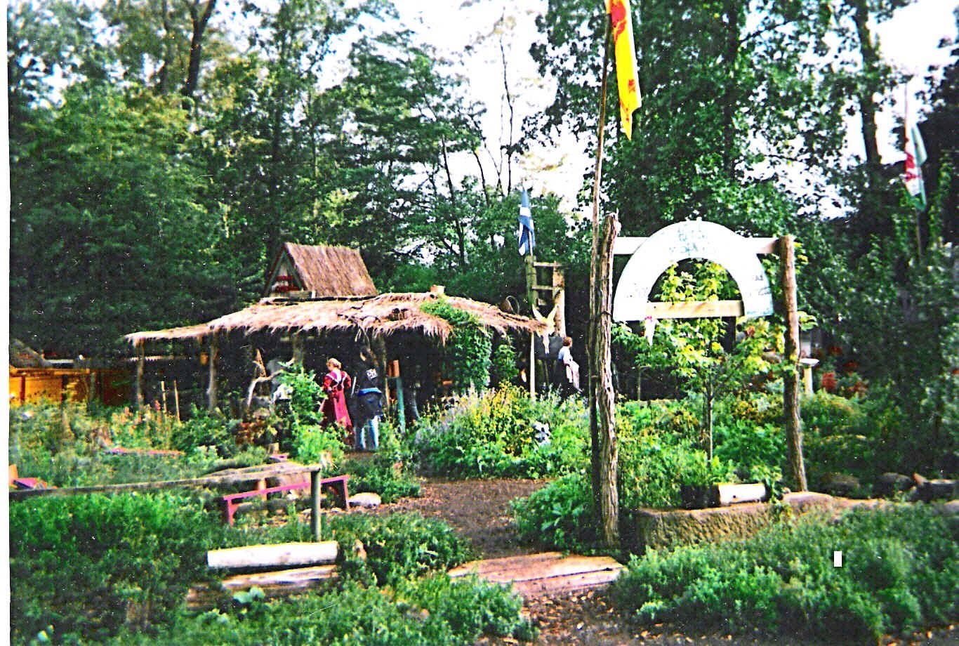 18 Witch Herb Garden Ideas To Consider | SharonSable