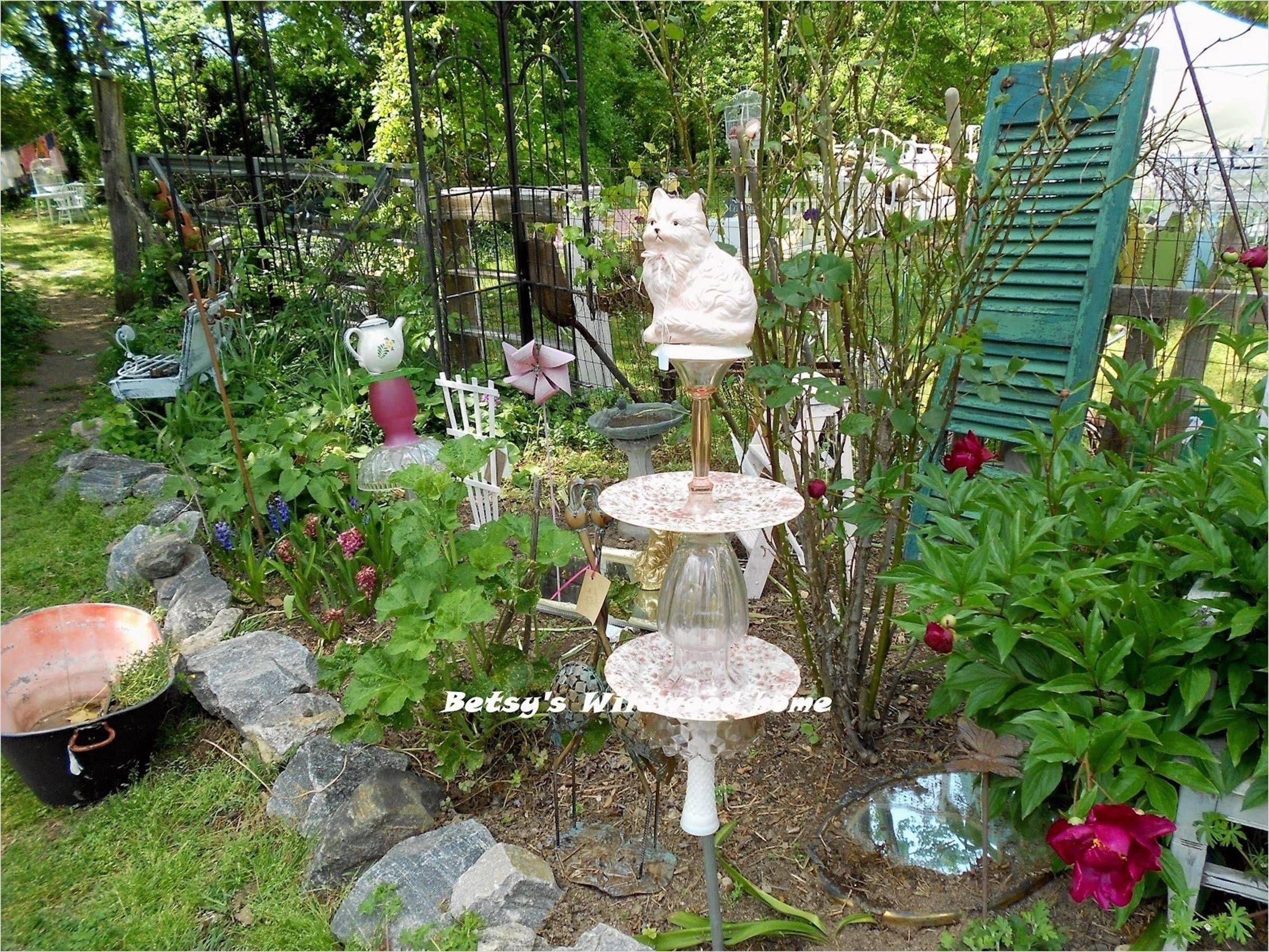 24 Whimsical Outdoor Garden Art Ideas For This Year | SharonSable
