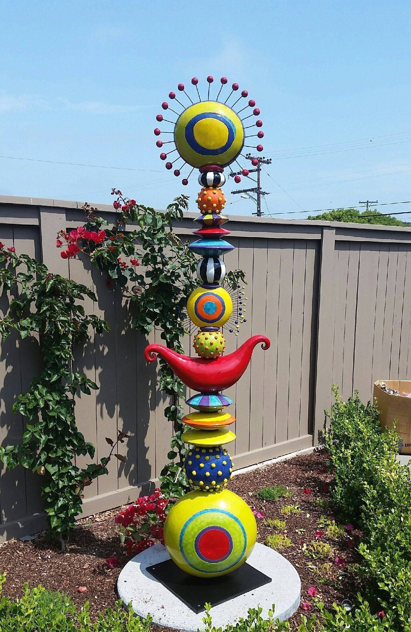 22 Wooden Garden Totems Ideas You Must Look | SharonSable