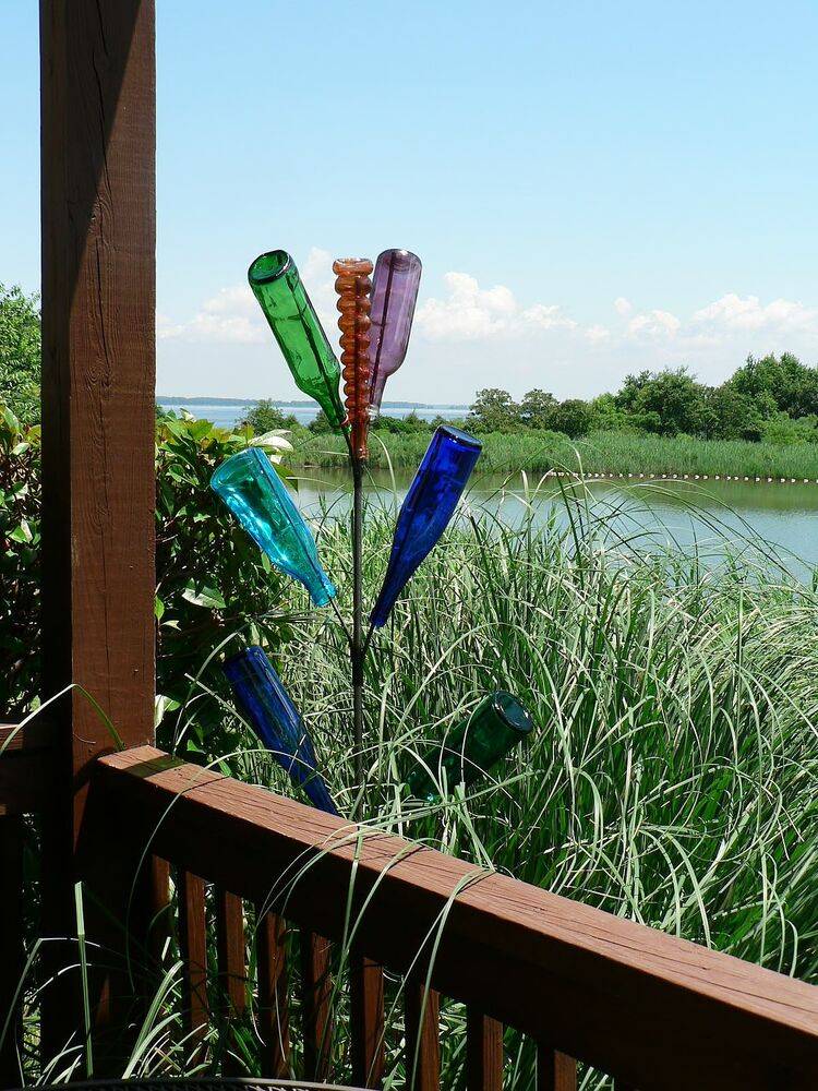 15 Wine Bottle Tree Garden Stake Ideas Worth a Look | SharonSable