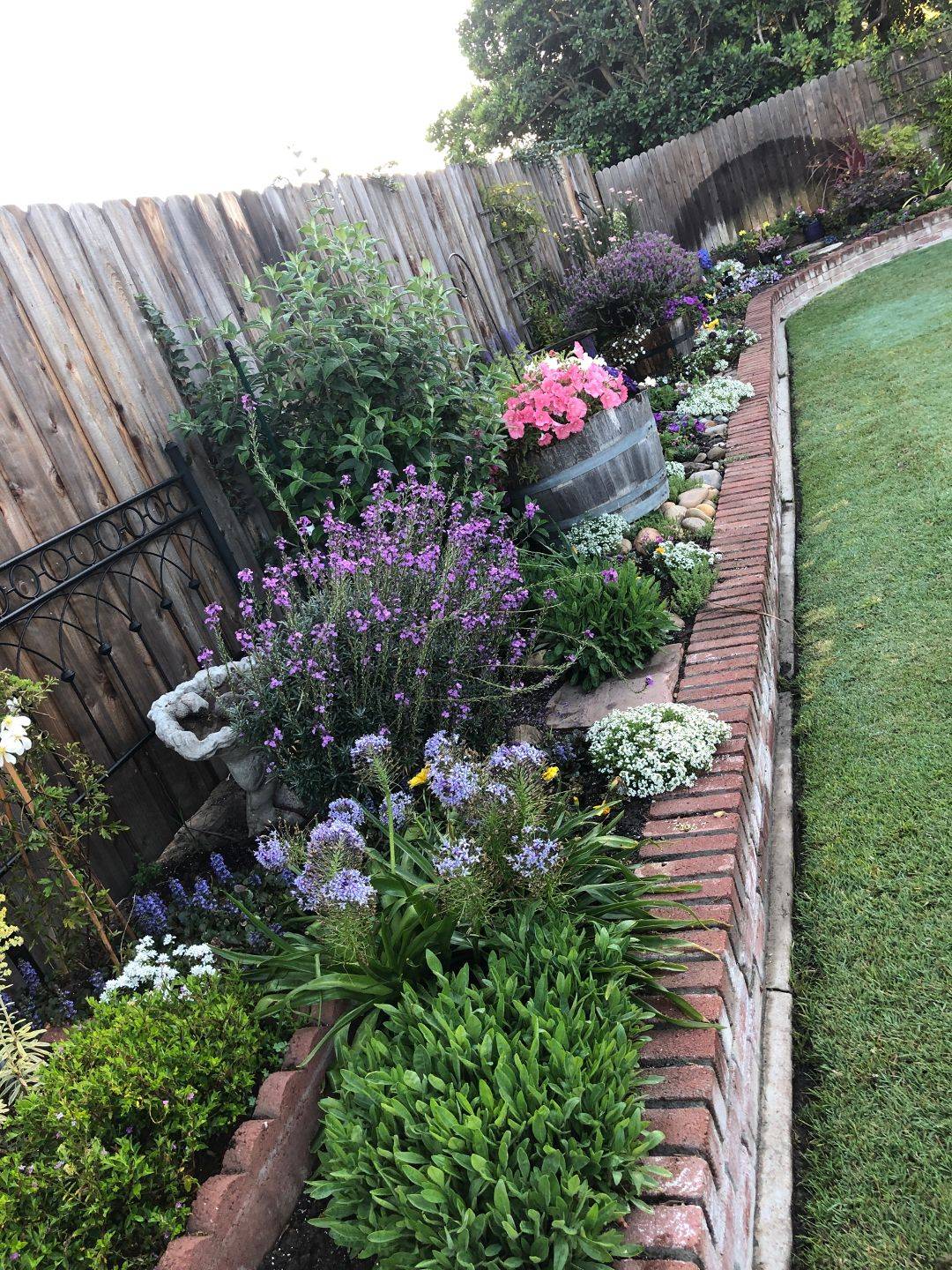 24 Garden Vignettes Ideas To Try This Year | SharonSable