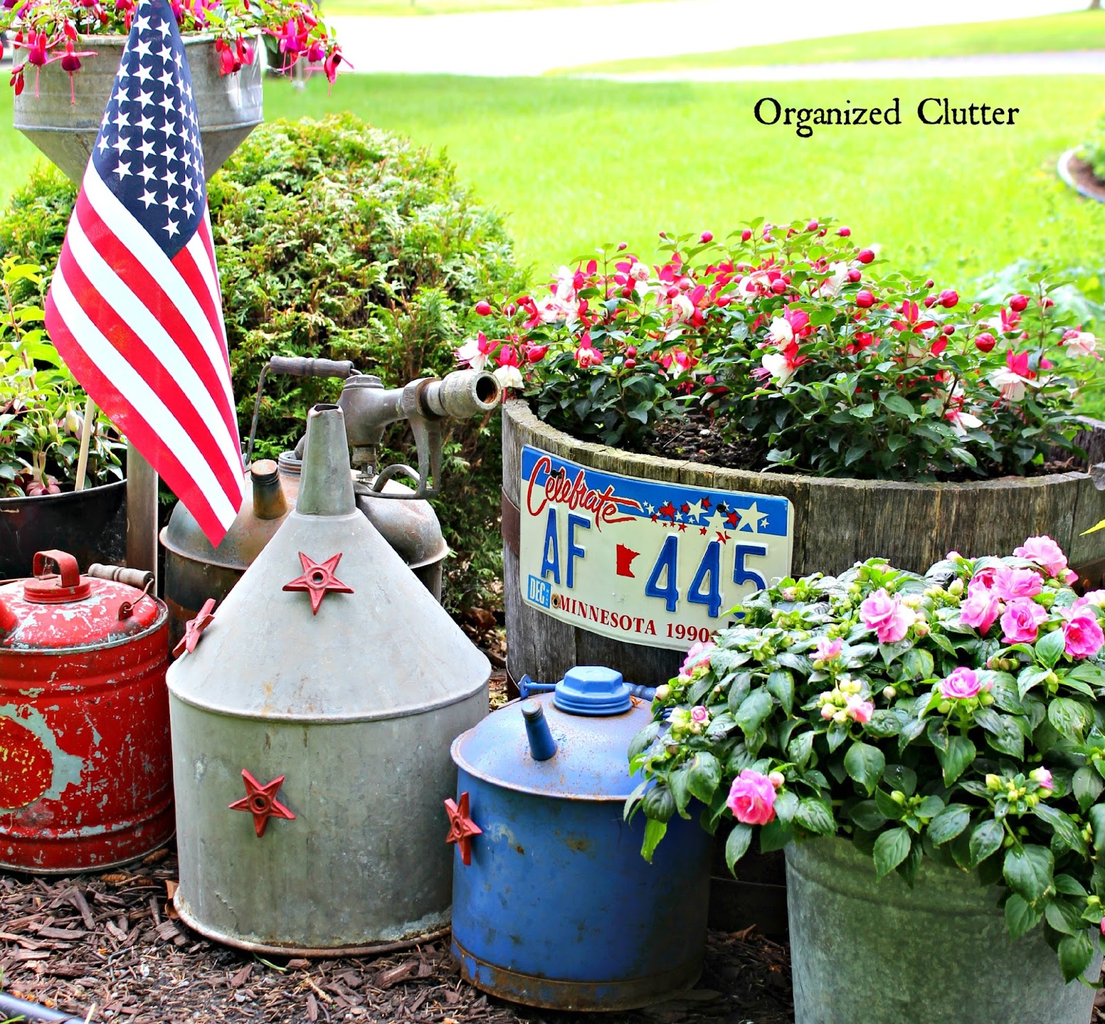 24 Garden Vignettes Ideas To Try This Year | SharonSable