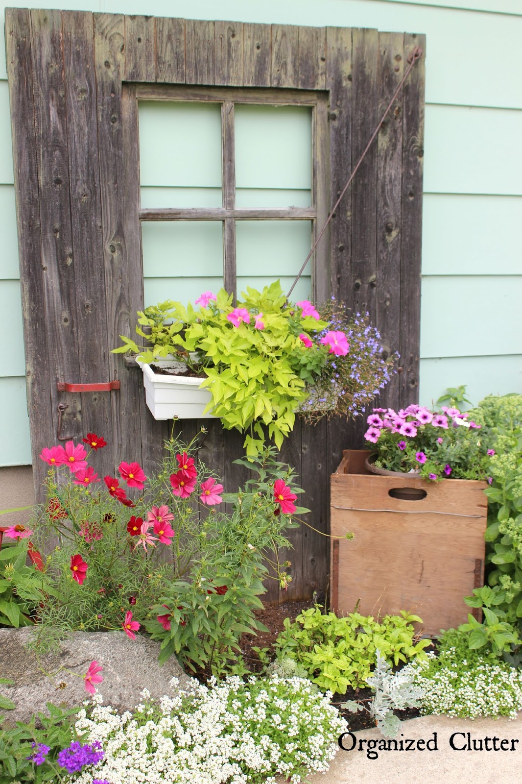 20 Rusty Garden Decor Ideas For This Year | SharonSable