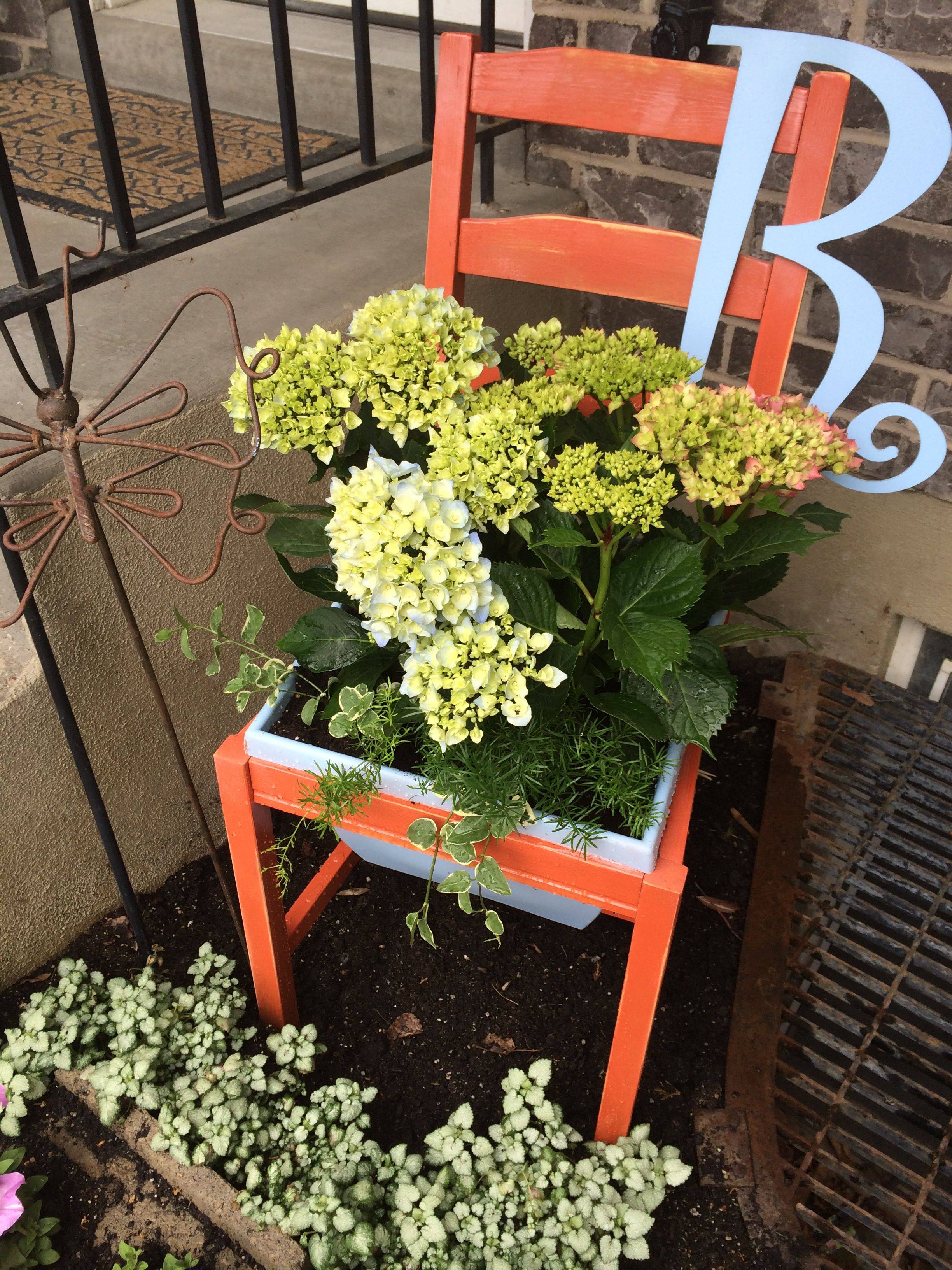 22 Painted Garden Chair Planter Ideas To Consider | SharonSable