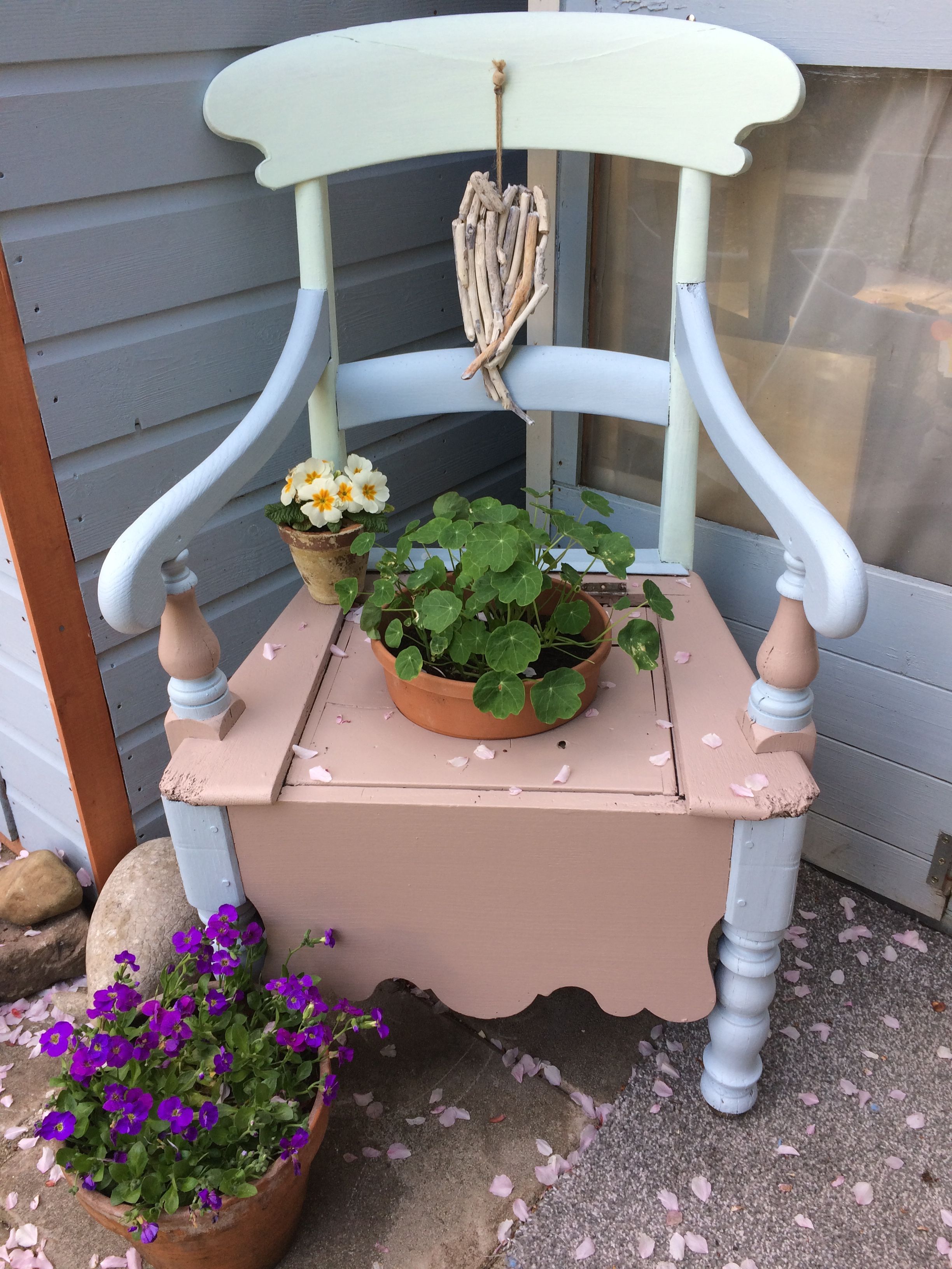 22 Painted Garden Chair Planter Ideas To Consider | SharonSable