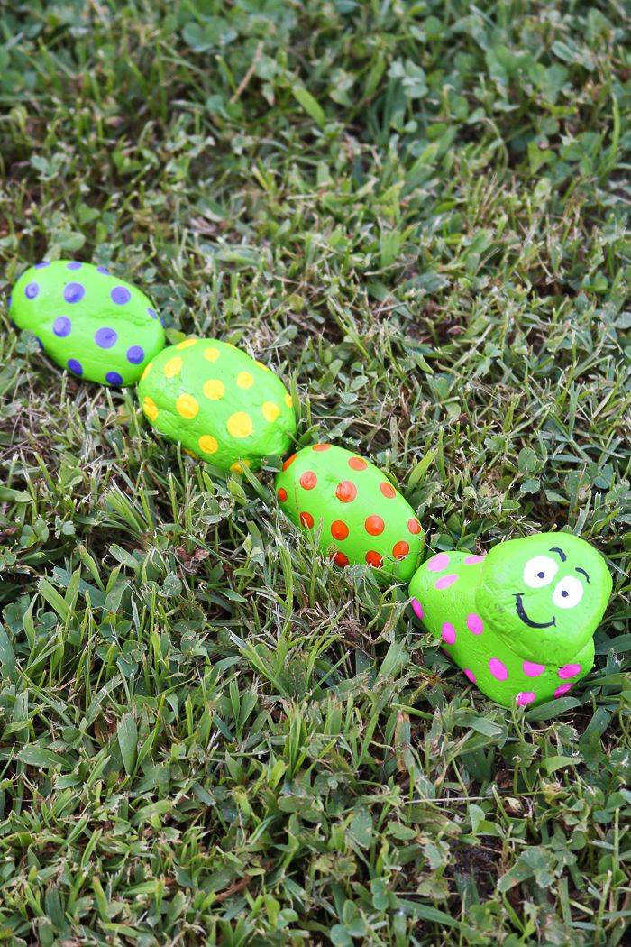 20 Rock Caterpillar Garden Art Ideas You Gonna Love | SharonSable