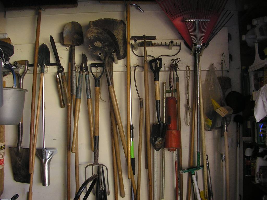 20 Best Way to Hang Garden Tools Ideas You Gonna Love | SharonSable