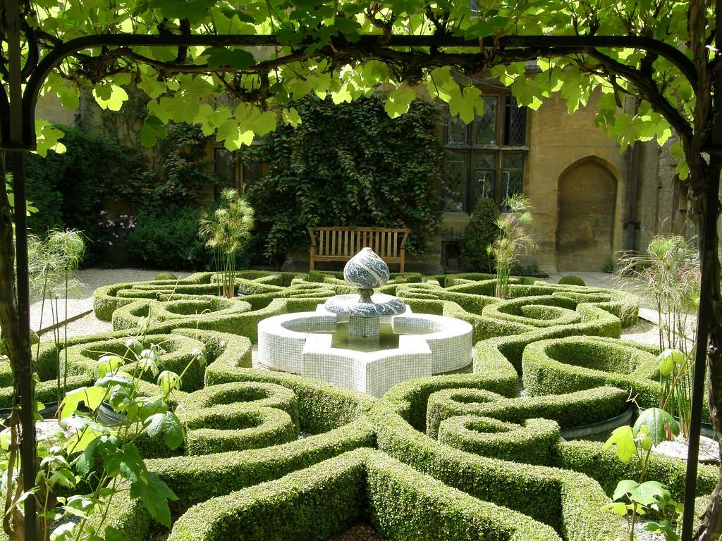 19 Elizabethan Garden Ideas You Must Look | SharonSable